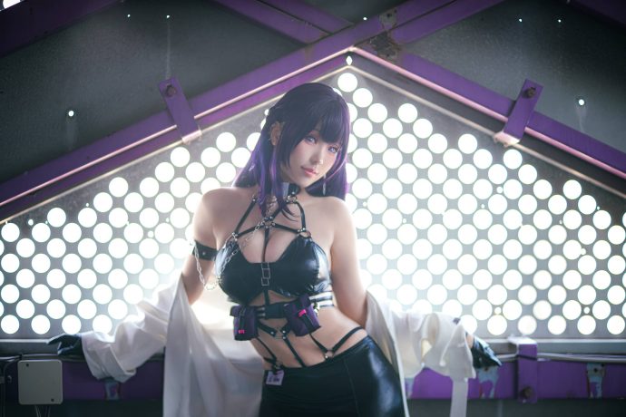 胜利女神ElyEE子COS：展现甜心疯子米哈拉的杀意与诱惑 - 图趣阁